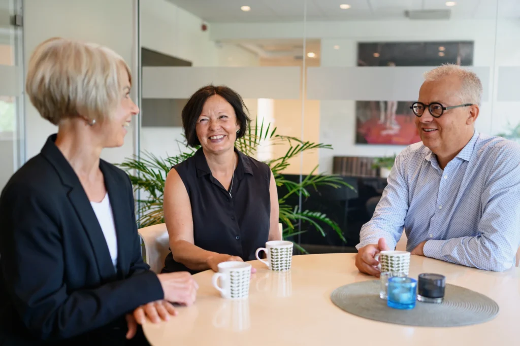 Ackra Invest – Företagsutveckling & generationsväxling